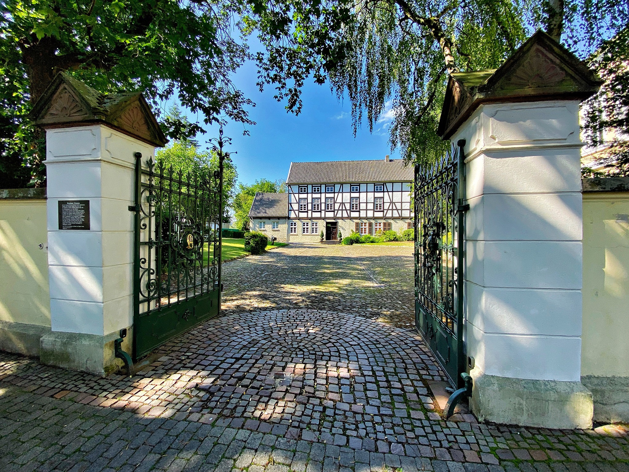 Burghaus Gransau und Drostenhof (Burgstraße) - MöhnetalRadweg
